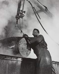 7 Famous Photographers and Their Cameras of Choice - Focus Camera